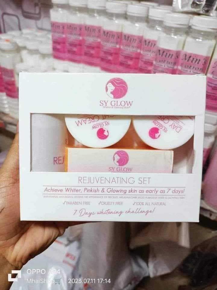 SY Glow Rejuvenating Set £16.99